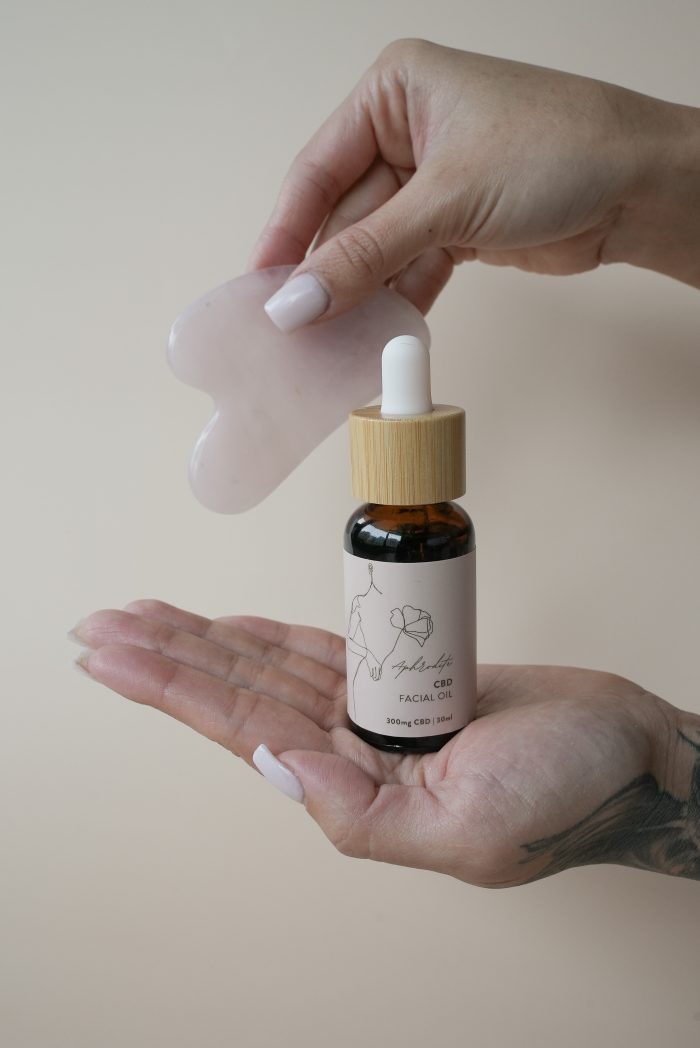 Delush x The Awakened Soul - Facial Oil + Rose Quartz Gua Sha - Delush